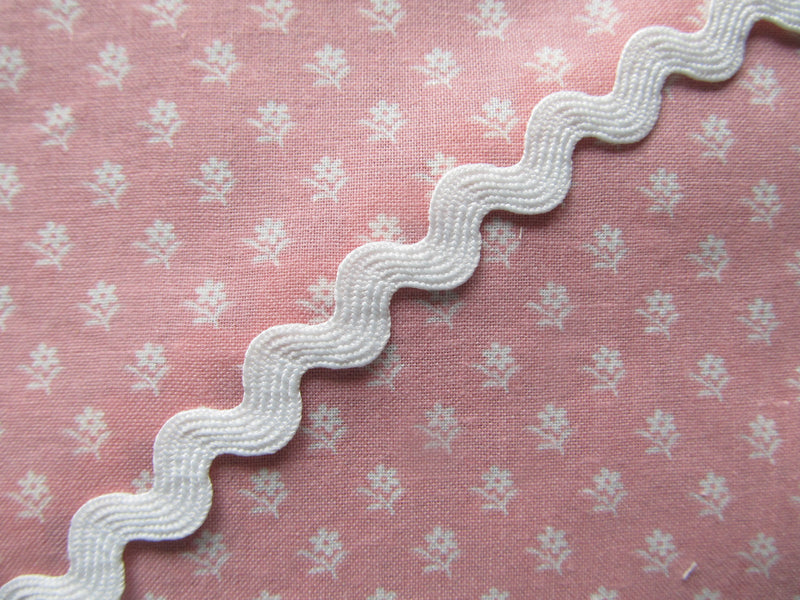 Large Ric Rac Trim - 3 Metre Length – ricketyrosecrafts